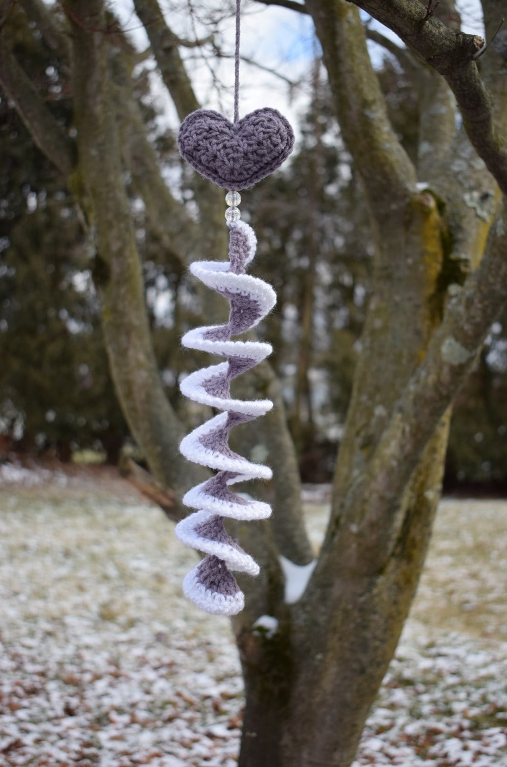 Free Crochet Heart Wind Spinner Pattern - Simply Hooked by Janet